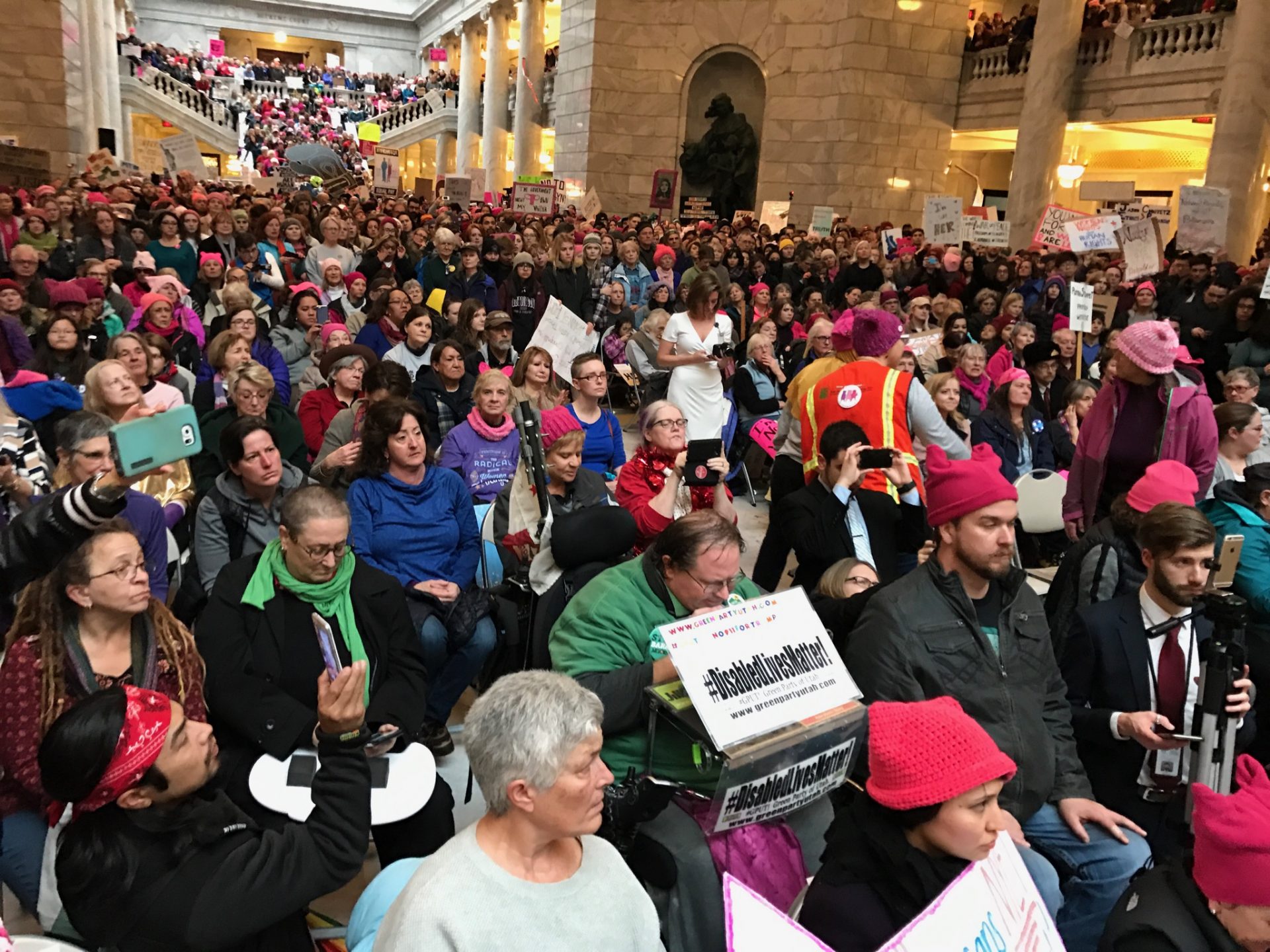 Dramatic Video: Estimated 6K join in Women’s March on Utah State ...