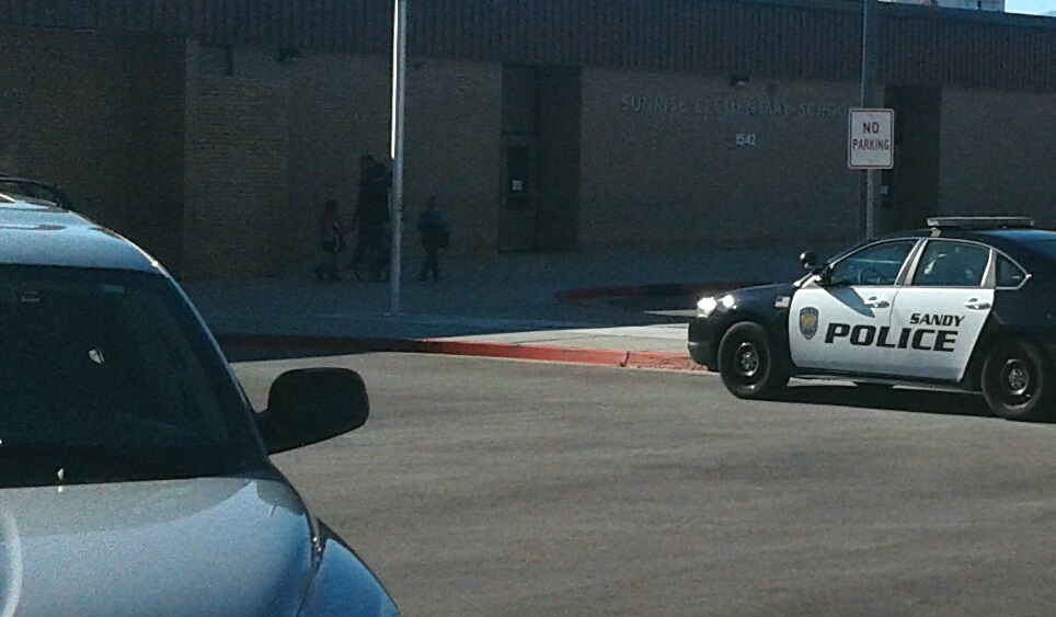 Update: Bomb Squad clears Sandy elementary after threat | Gephardt Daily