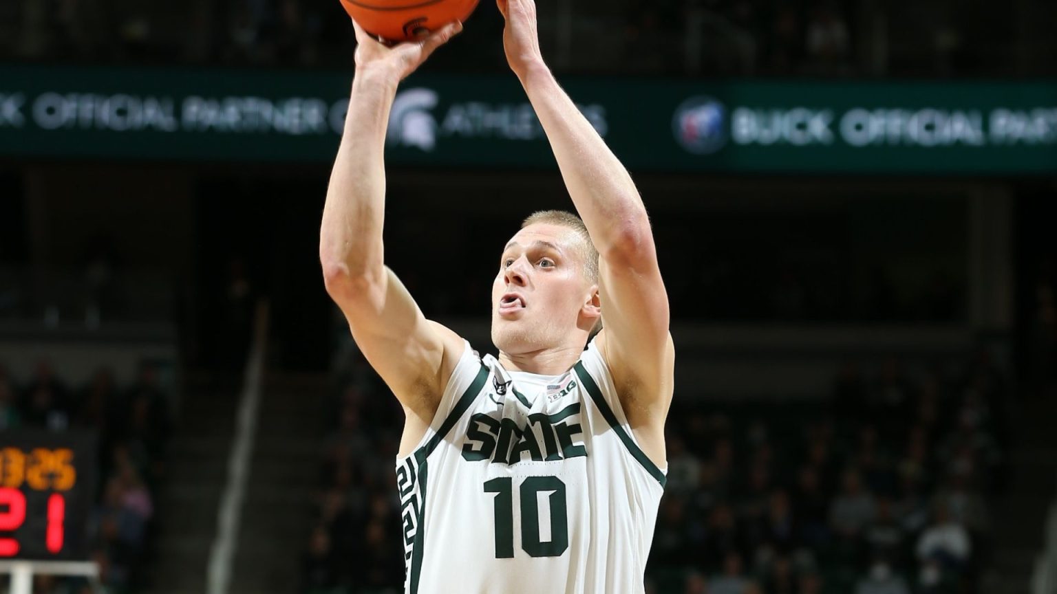 Utah Jazz sign former Michigan State star Joey Hauser to two-way ...