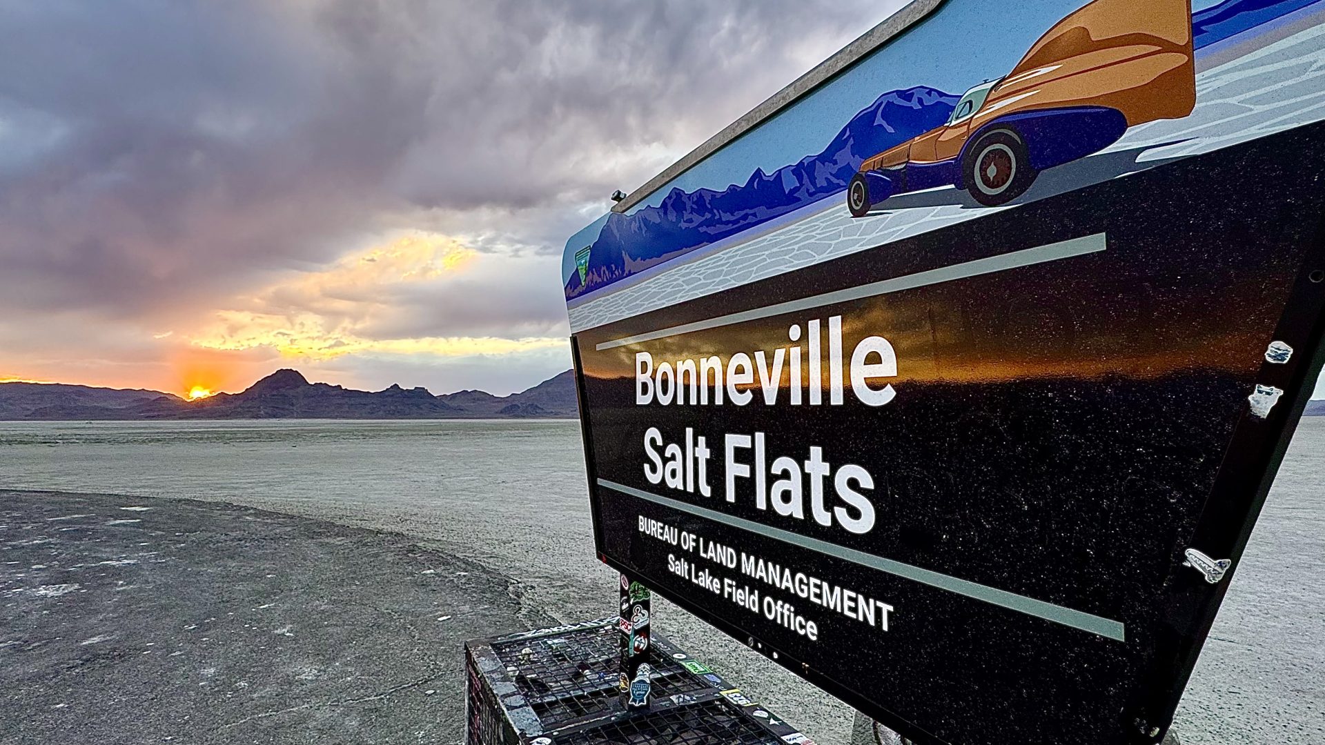 Land speed racer Keith Copeland injured in Bonneville Salt Flats crash ...