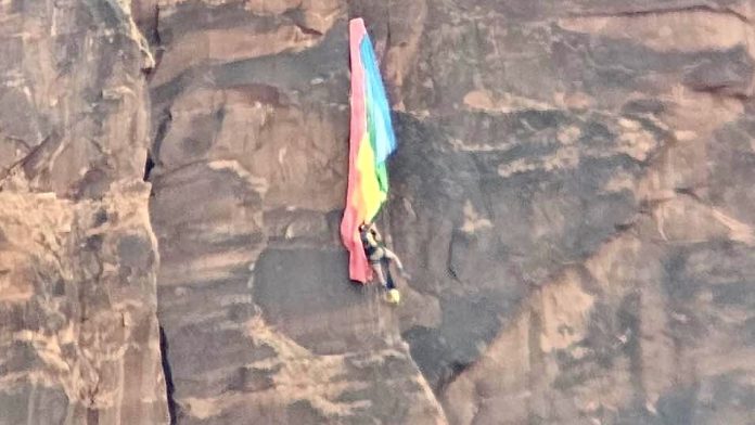 UPDATE: Rescuers detail dangerous operation to save BASE jumper ...